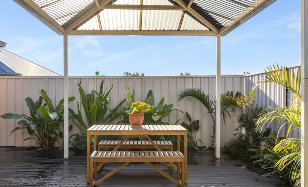 Fencing Supplies & Installation in Melbourne | Colorbond & Timber
